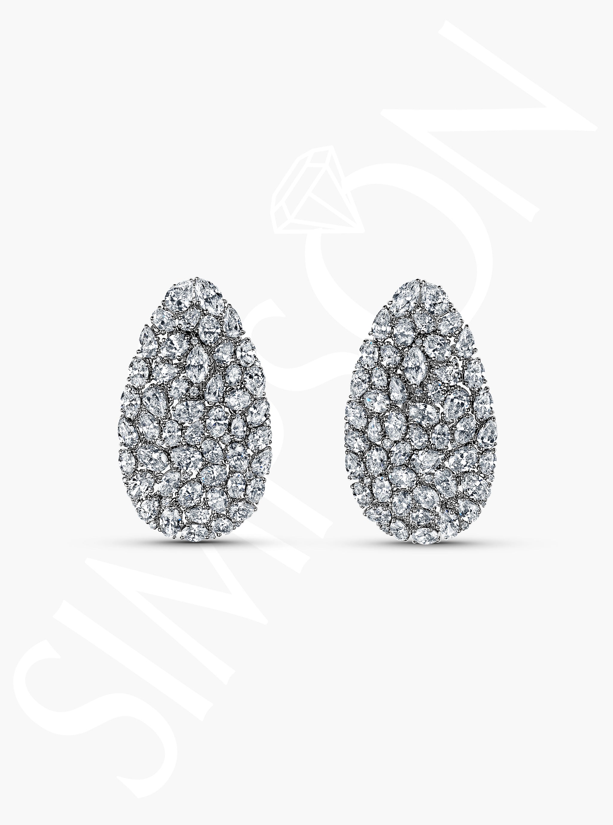 Luxurious Full Pave Diamond Stud Earrings in White Gold ? Classic Elegance